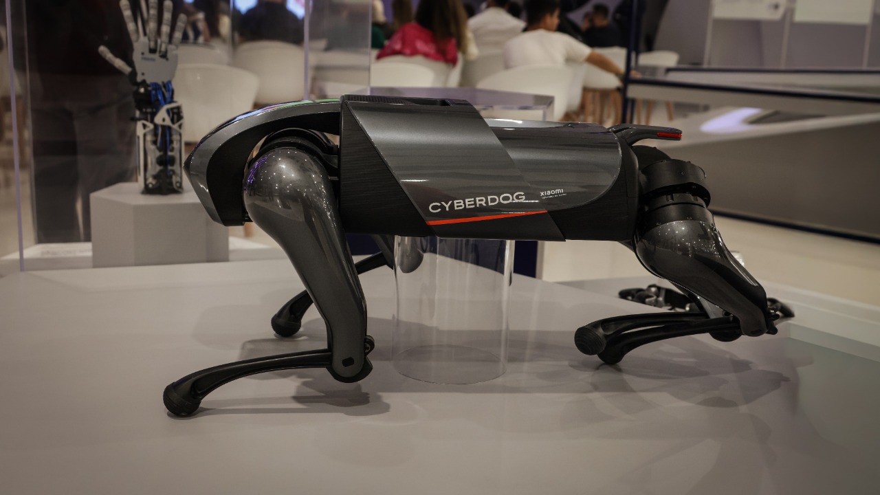 Boston Dynamics is loading Google’s Gemini robotics model into its Spot dog
