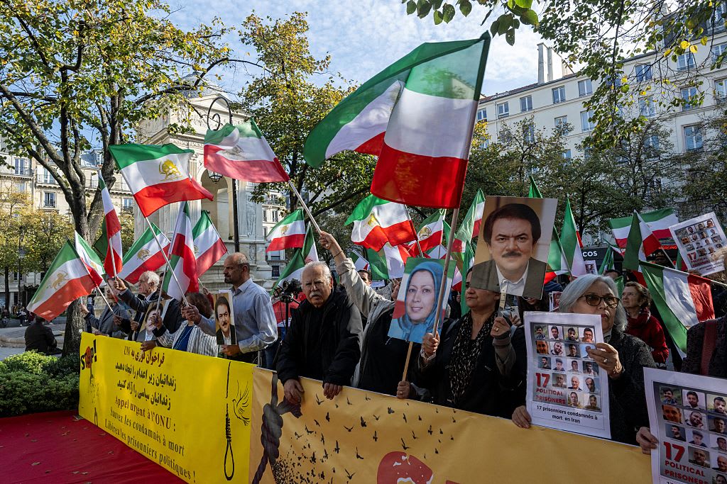 Police order last-minute ban of Iranian opposition rally in Paris, no ...