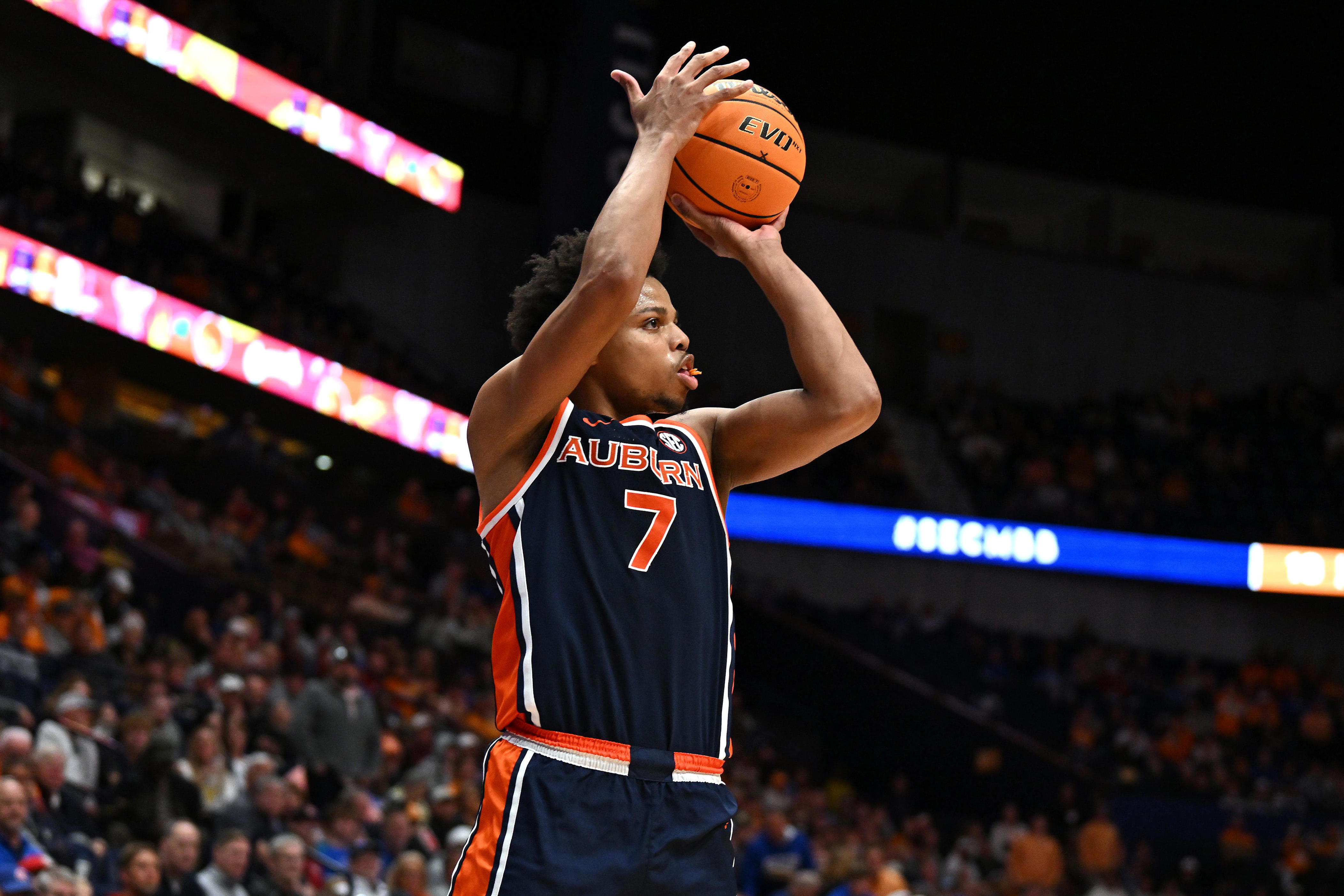 USA TODAY includes Auburn's Keyshawn Hall in latest NBA mock draft