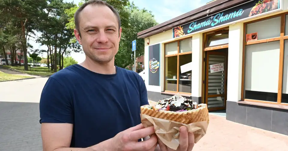 Shama Shama to nowy lokal Nowinach. Oprócz kebabu znajdziemy tu również ...