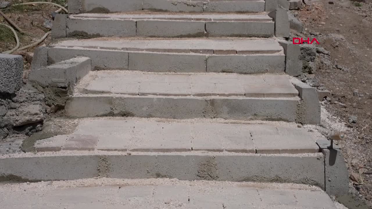 Engelli kızı için merdiven rampa talebi nedeniyle komşusunun ...