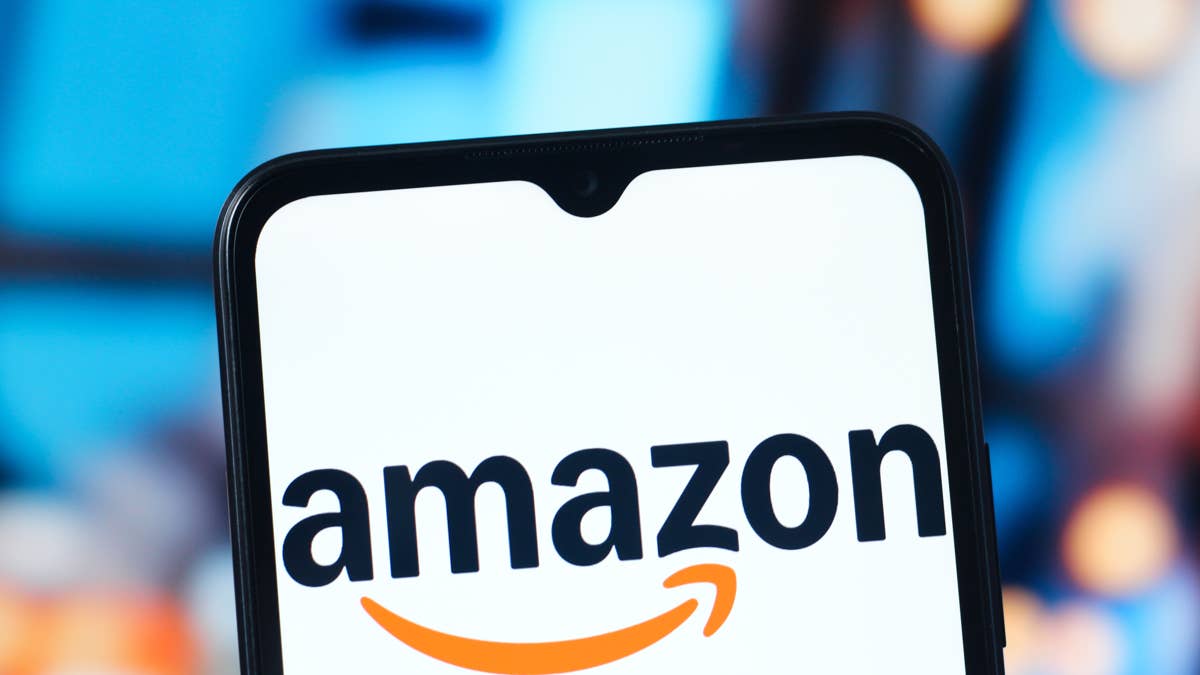 Amazon's $50 smartfoam memory foam sandals just dropped to $25 — like ...
