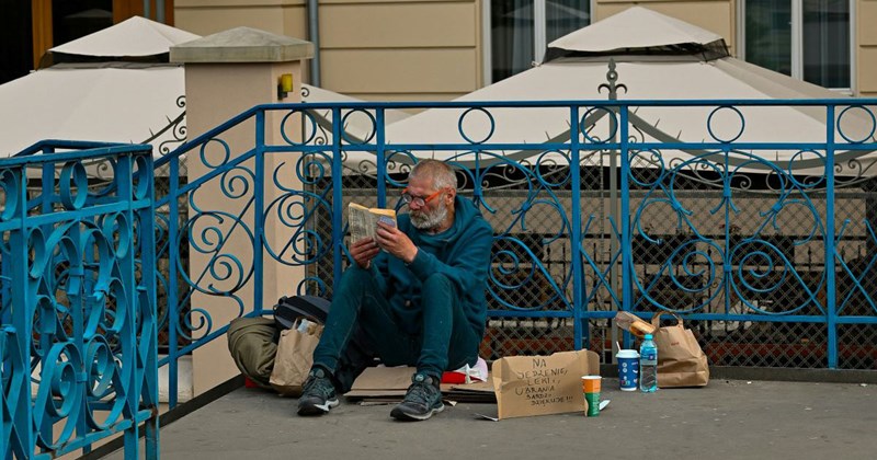 Employee tells his 45-year-old homeless coworker that he's uncivilized ...