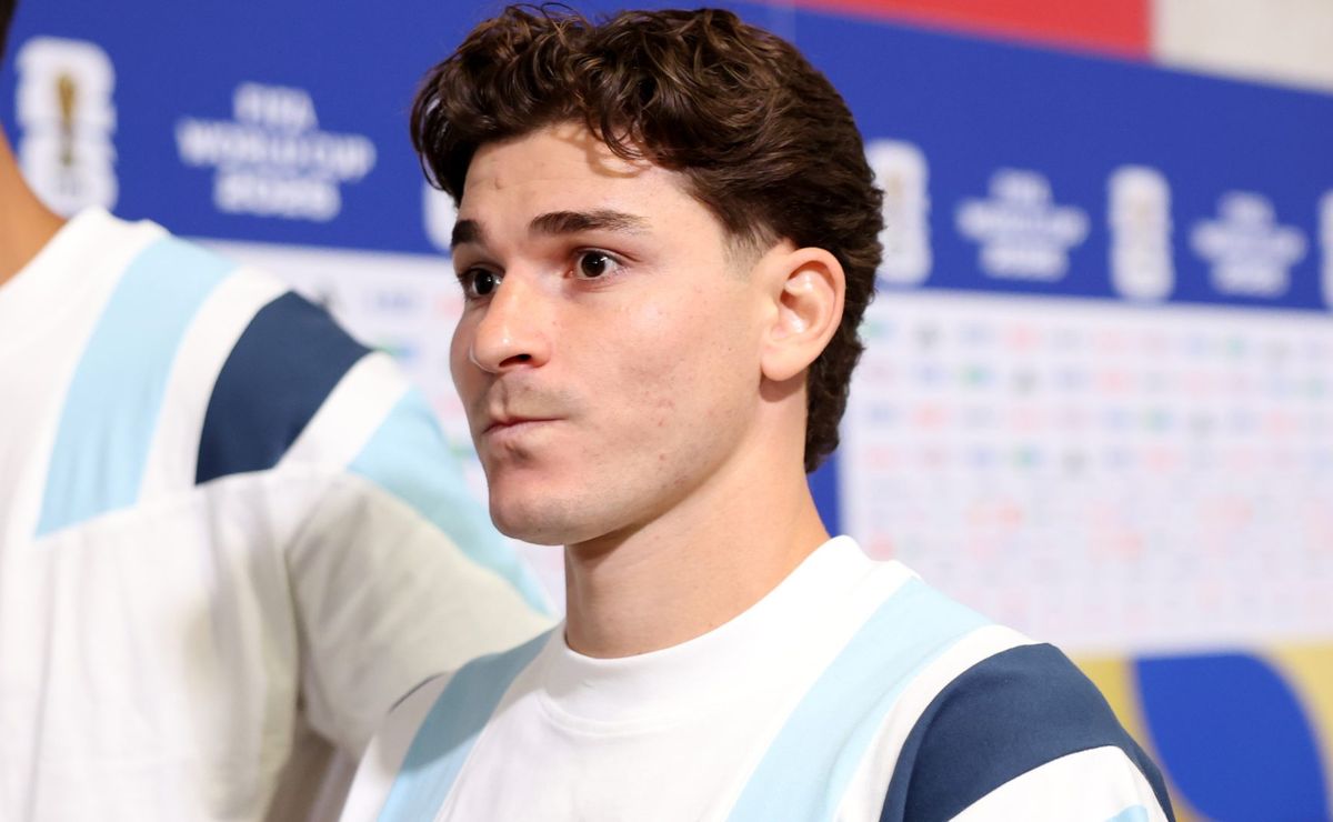 En pleno Mundial 2026, Julián Alvarez define su futuro y presiona para ...