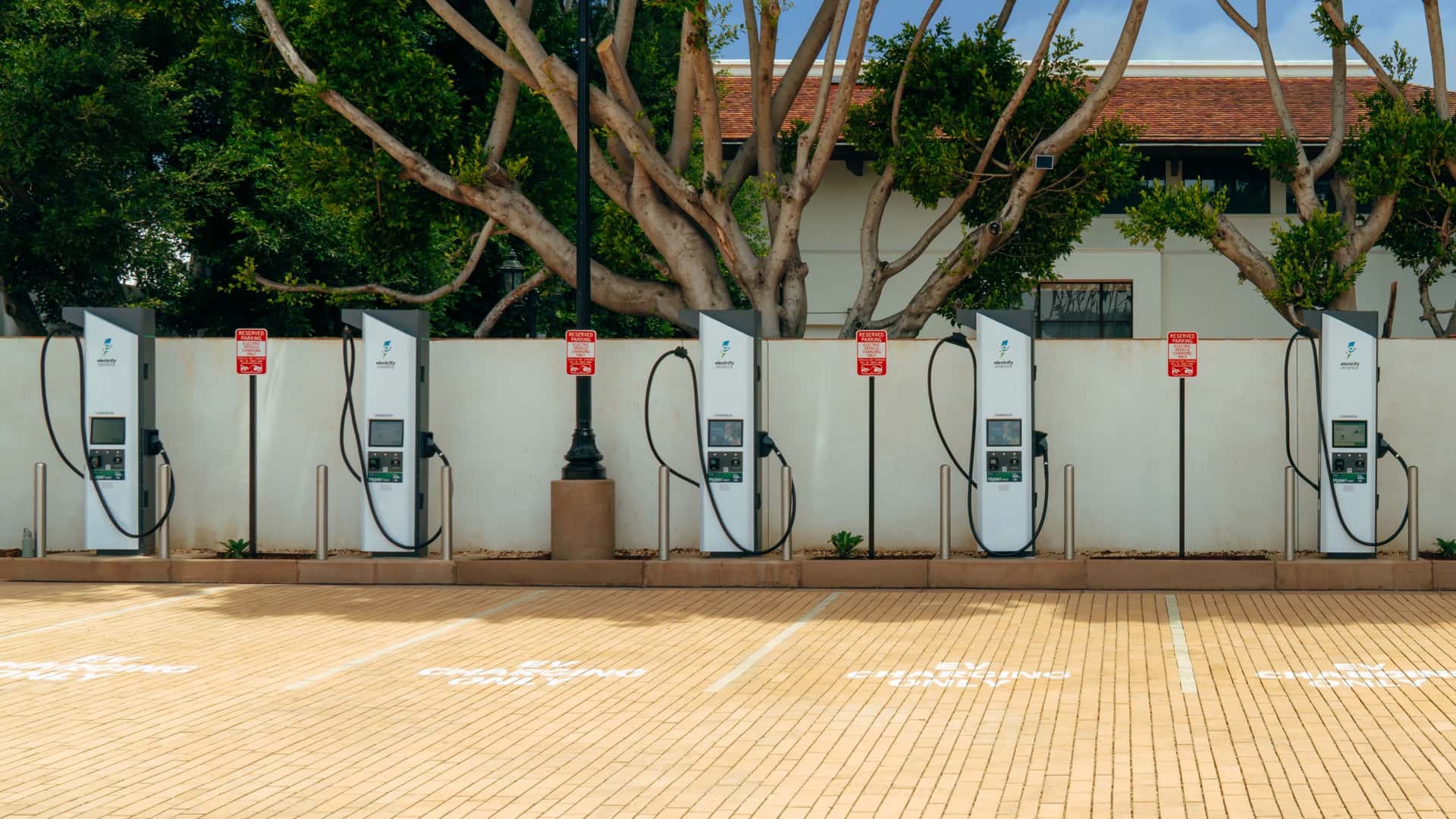 Electrify America’s next-gen EV charging stations are bigger, better ...