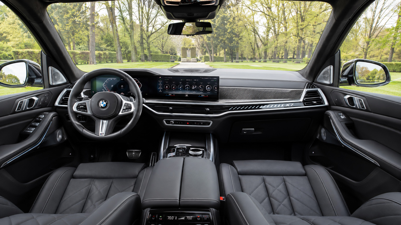 BMW X7 facelift shows its modern curved display interior