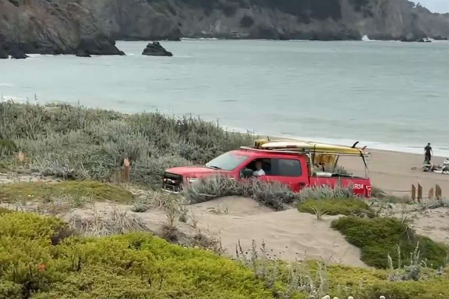 Mom and pre-teen daughter critically injured after ‘sneaker wave’ pulls ...