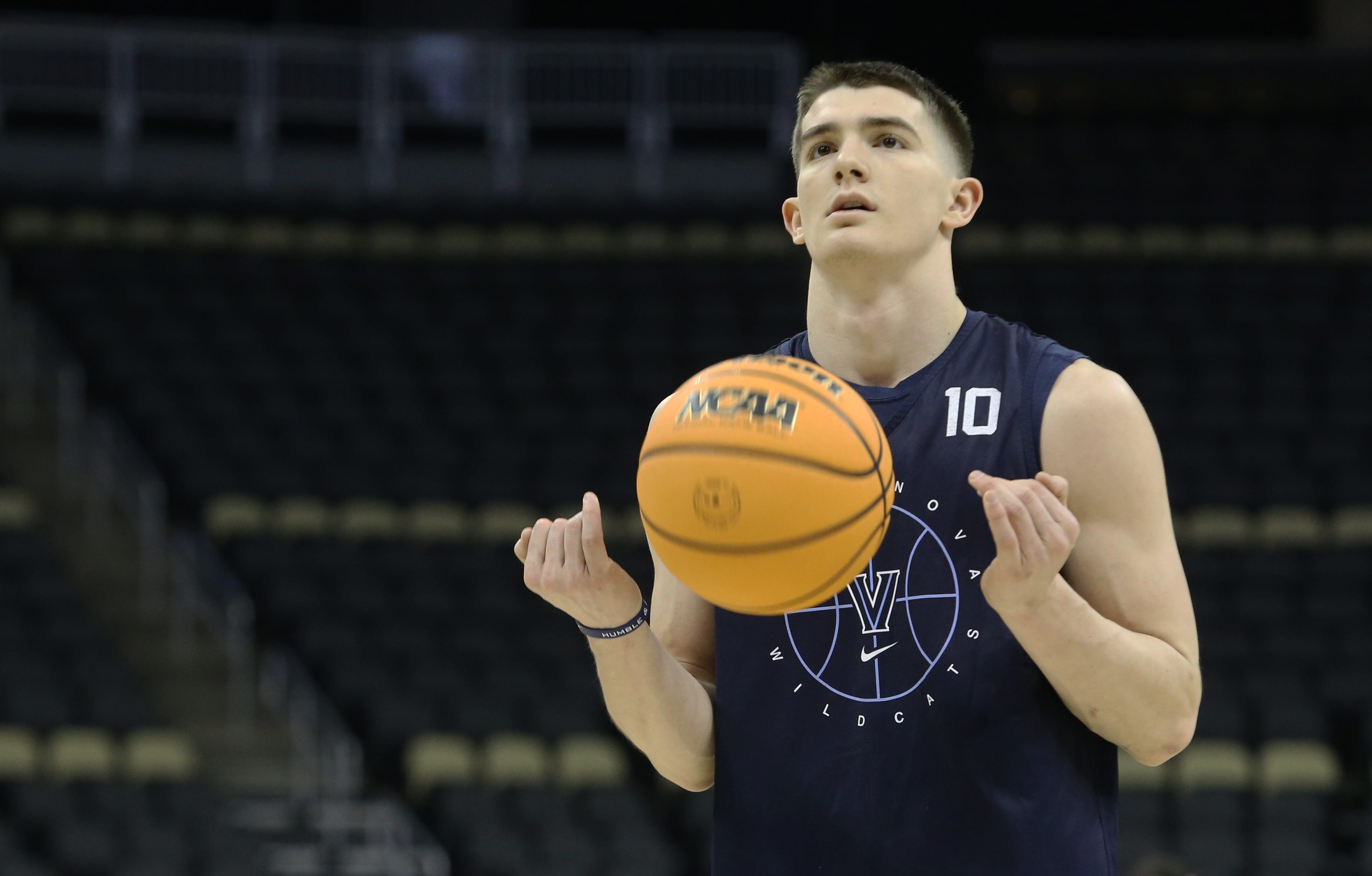 UNC basketball pursuing guard per report