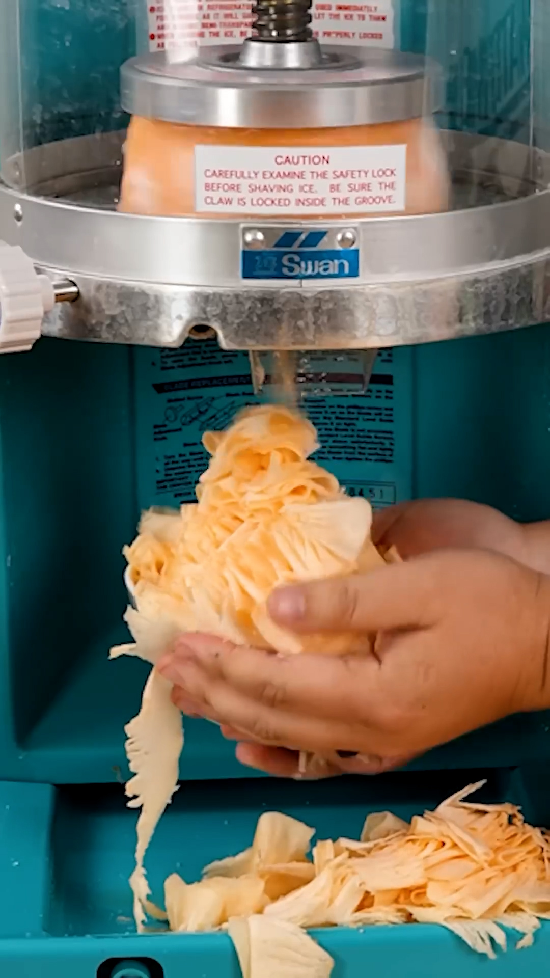 The technique for perfectly shaving and preparing fresh fruit