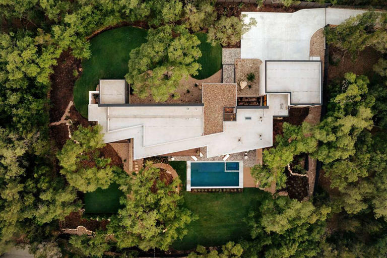 Photos: Peek inside the $7.9M modern home with an optional Lake Austin ...