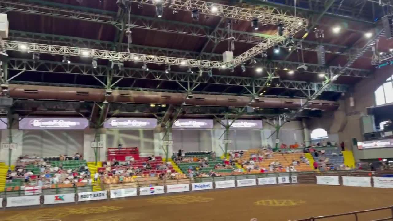 Cowboys baffled as England fans begin chanting from rodeo stand in Texas