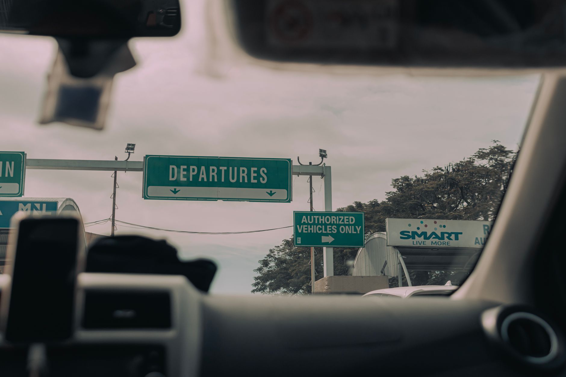 5 airport parking details that can wreck your first vacation morning