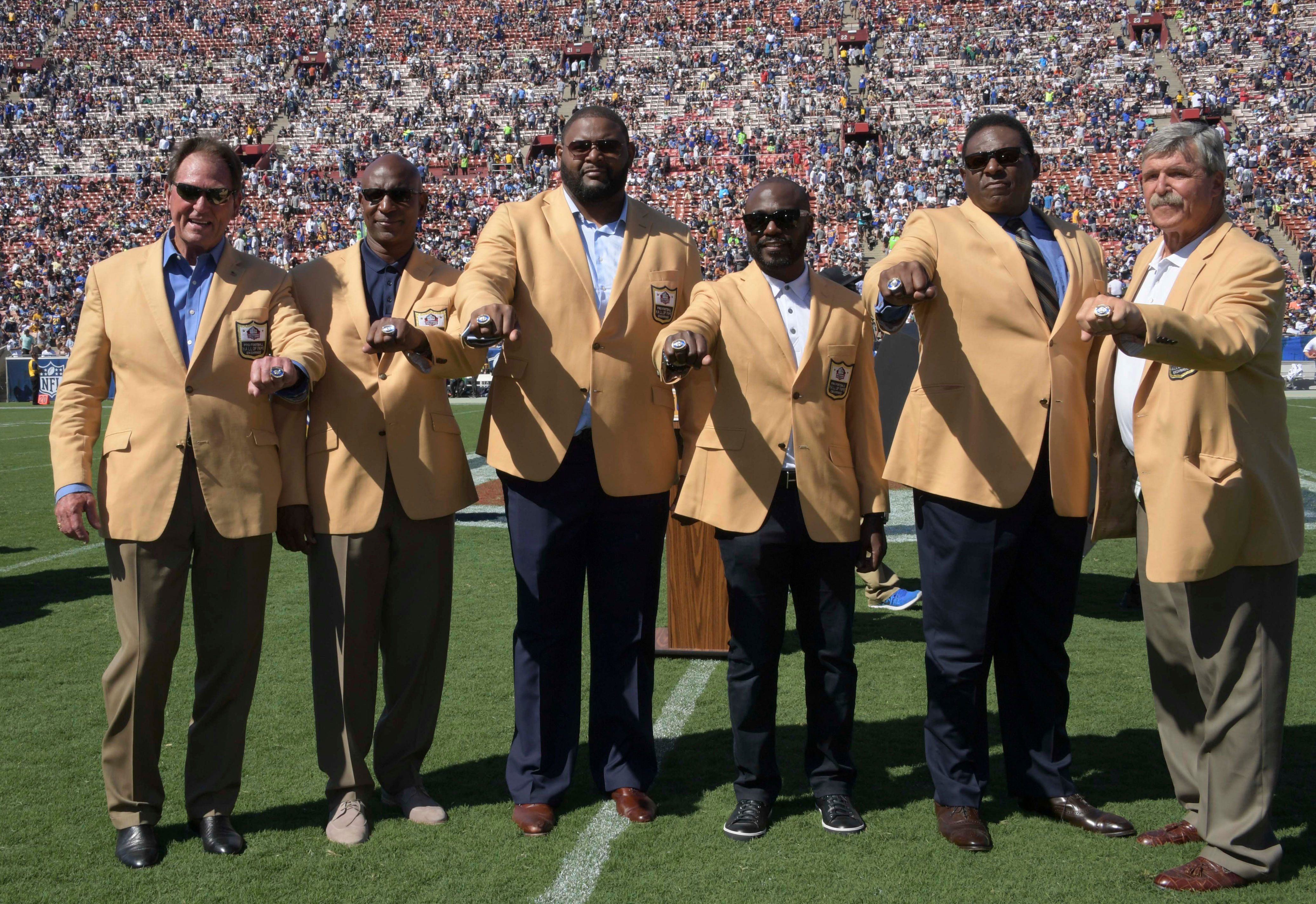 Can you go 20-0? Assemble your Rams football legends