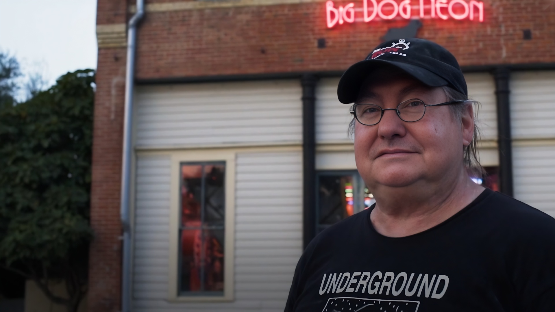 How Texas artist Kirk Tunningley keeps neon art alive
