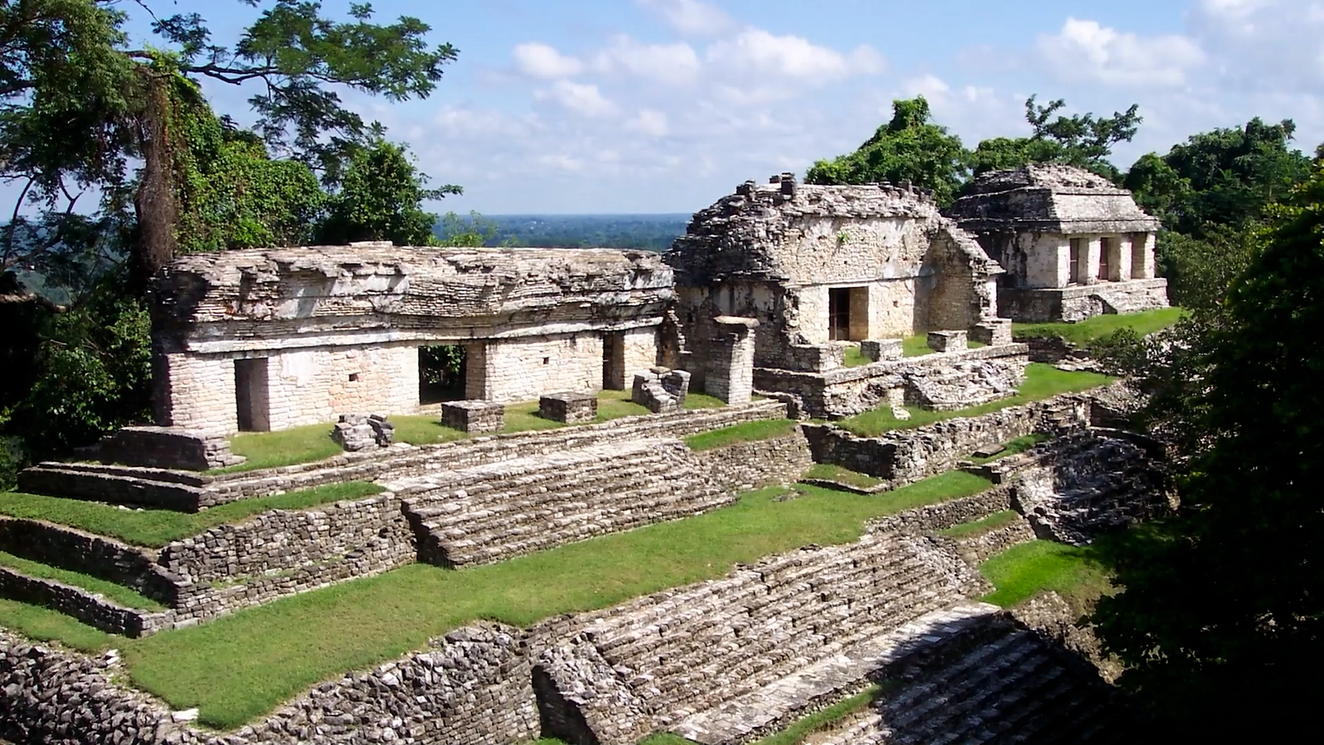 What archaeologists found inside a Maya king's tomb