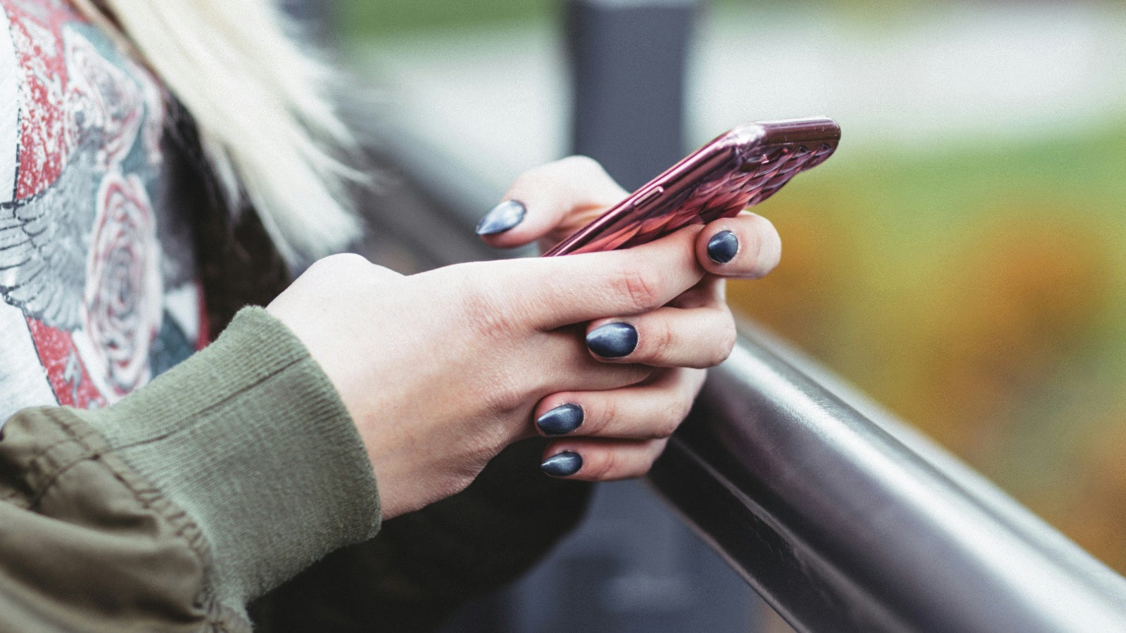 What it means if your friend only texts you when they need something