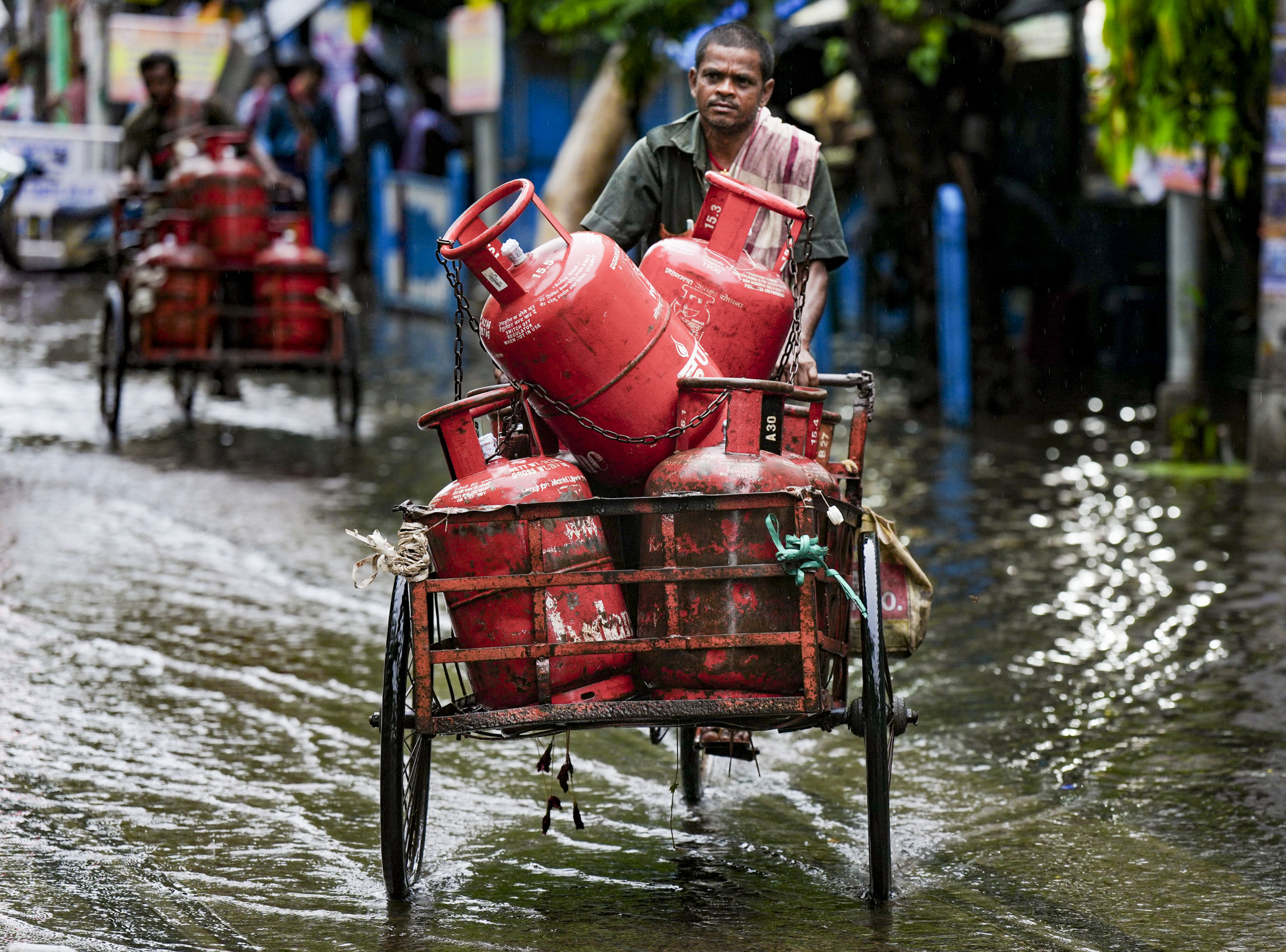 Bengal: Heavy rains trigger landslides, bridge collapses in Darjeeling ...