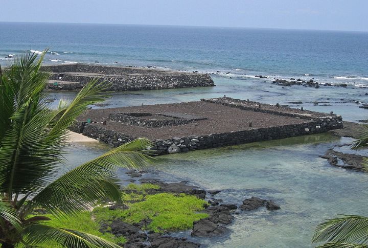 What daily life looked like in pre-colonial Hawaii