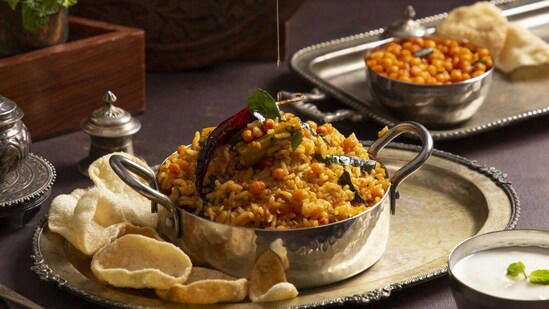 How to make lauki moong dal khichdi with fresh herbs: A low-calorie ...