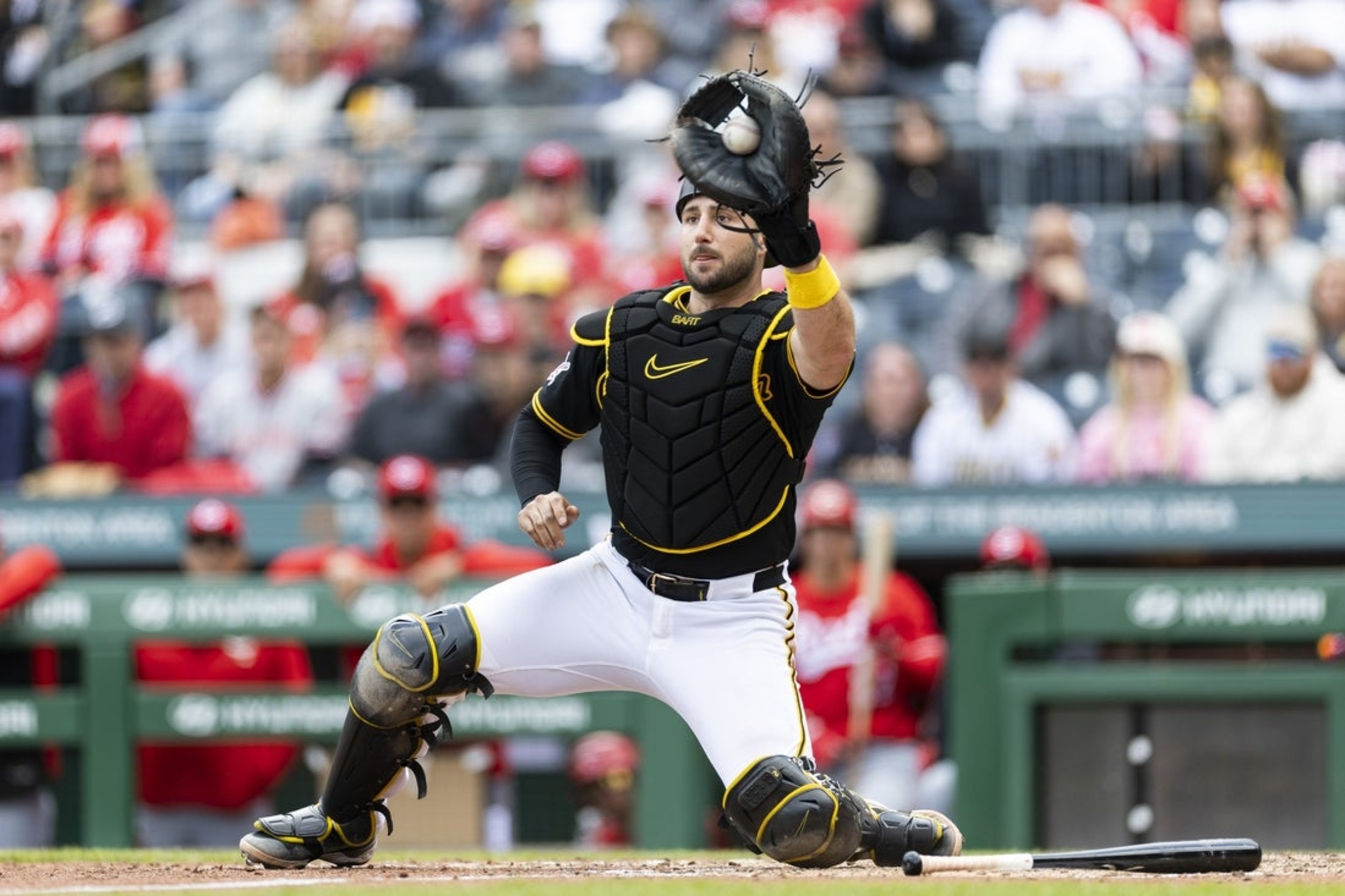 Braves acquire C Joey Bart in trade with Pirates
