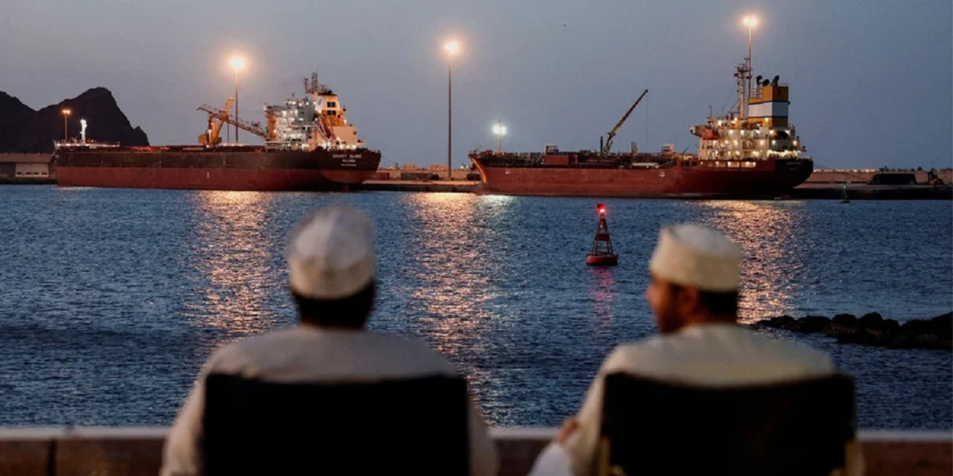 Oil prices fall as tankers resume transit through Strait of Hormuz