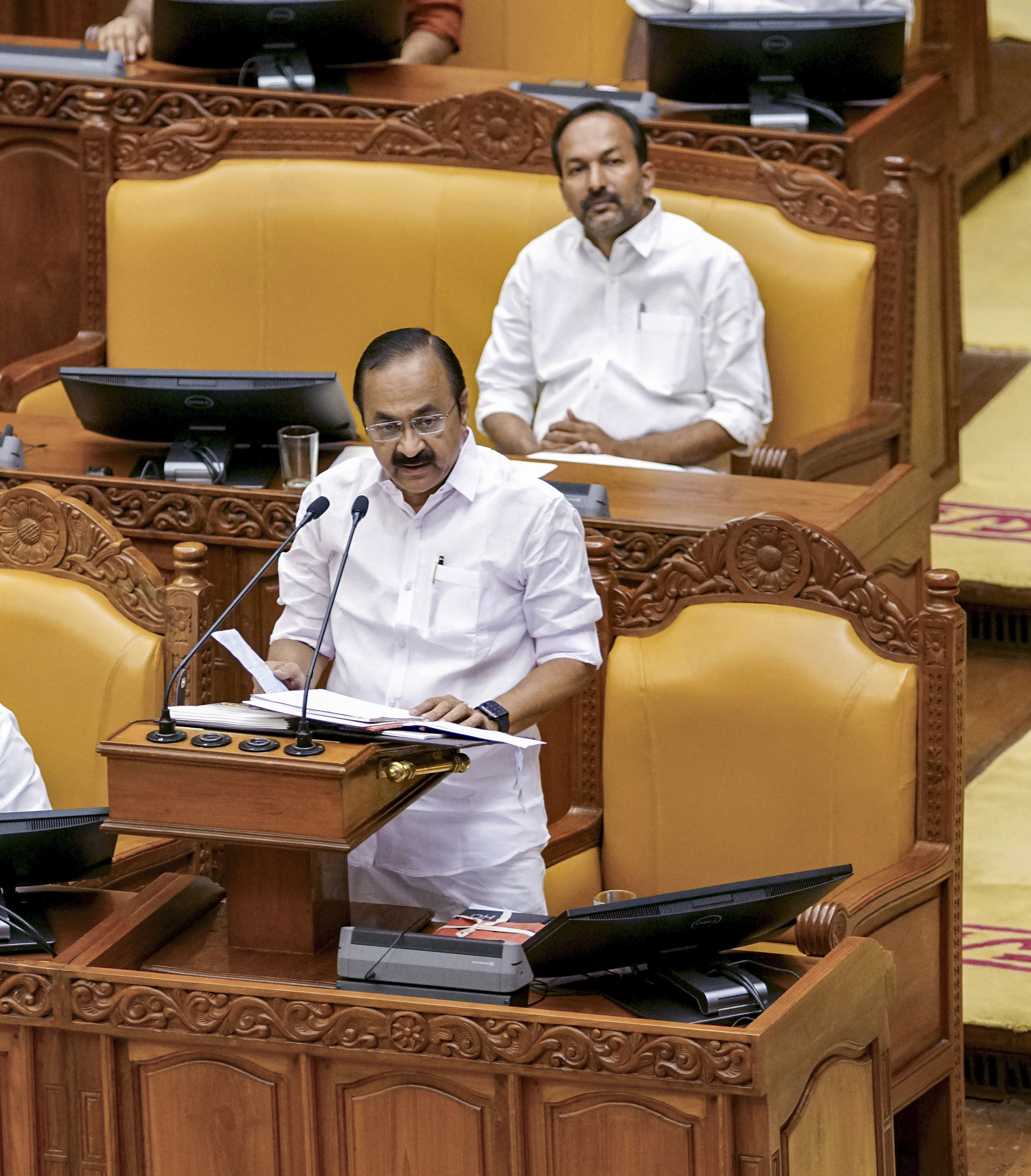 Kerala to review pension rolls, reiterates Rs 3,000 pension promise