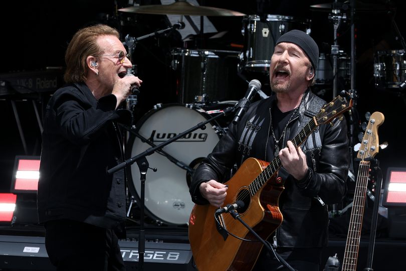 U2 reduce Barack Obama to tears with emotional performance of iconic song