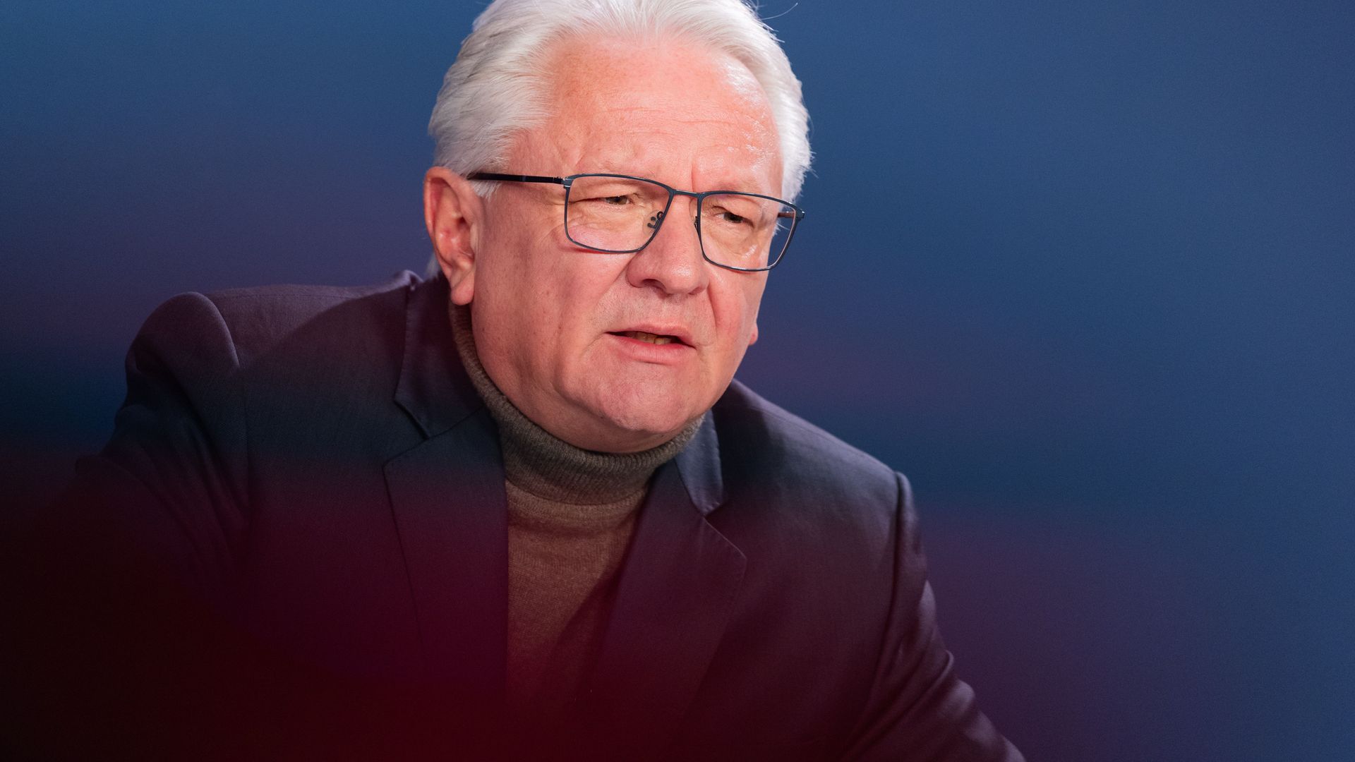 Künstliche Intelligenz: Rheinmetall-Chef fordert Verbot von KI ...