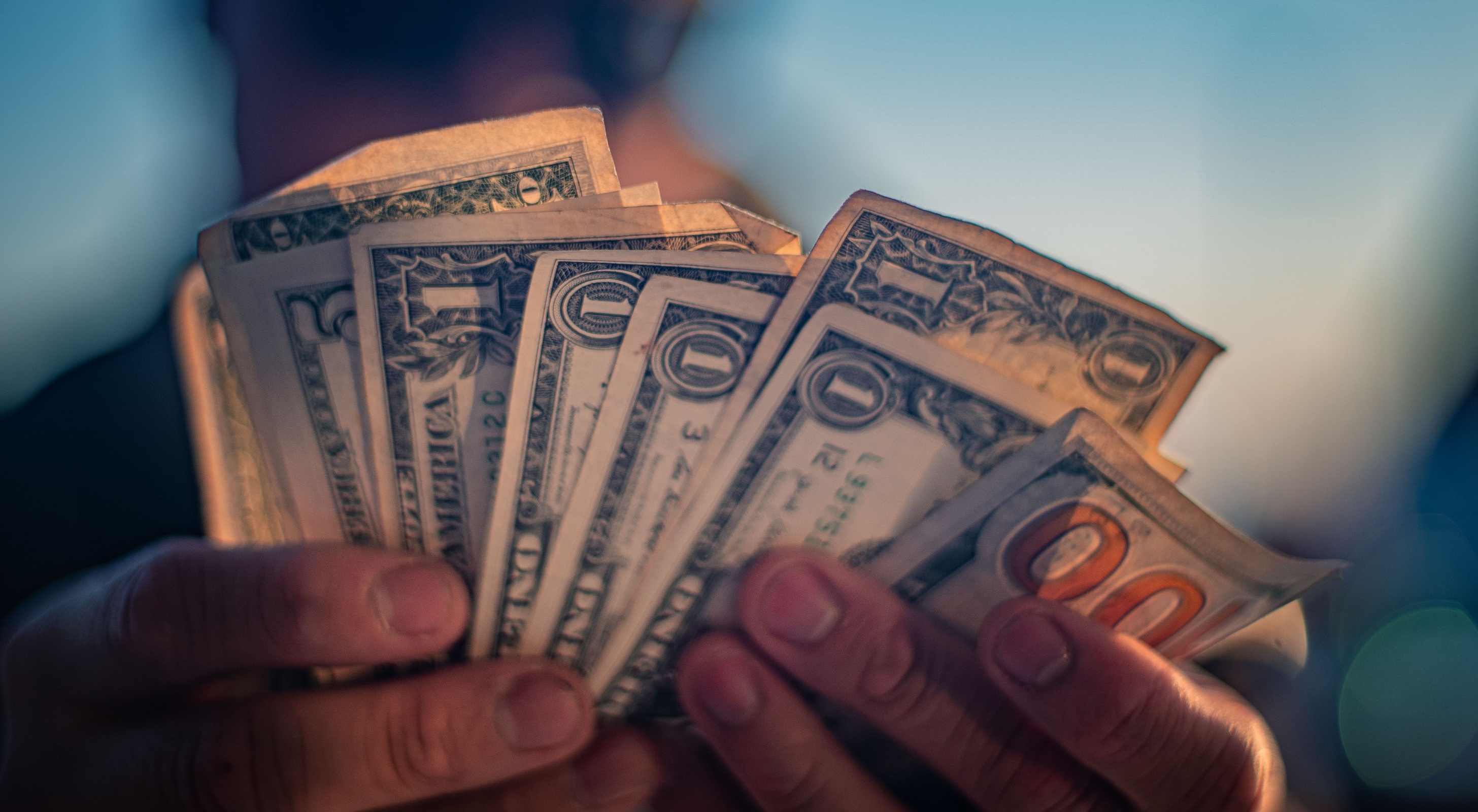 Keeping too much cash in your bank account is a costly mistake — how to ...