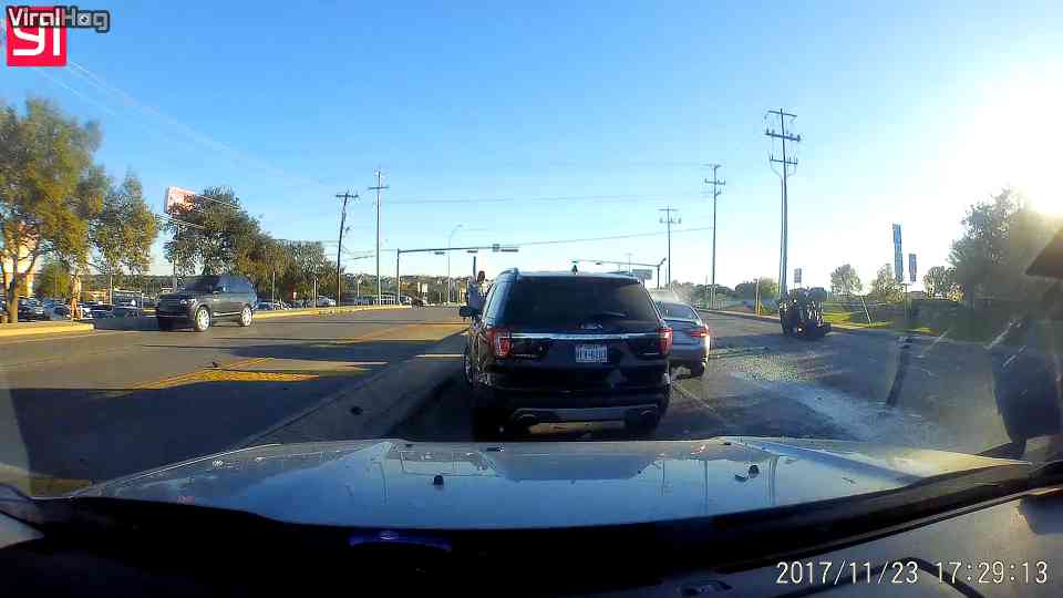 Karen crashes into car at red light
