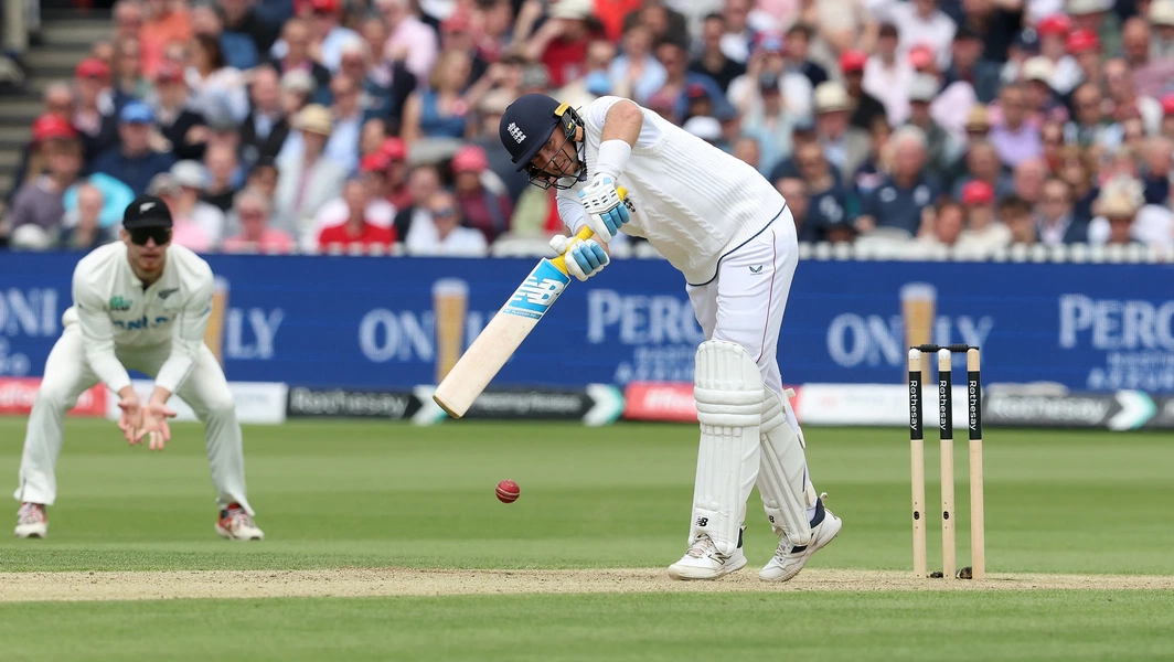 Root faces leadership strain as England fall behind NZ