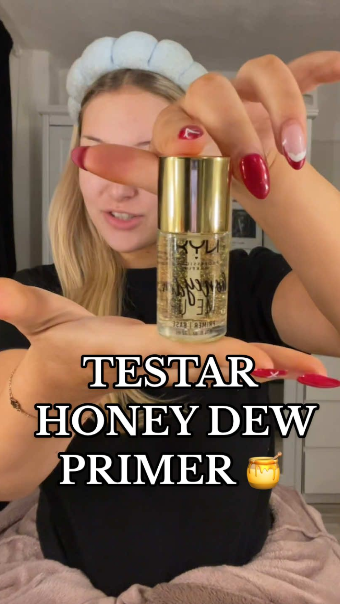 Testa NYX primer honeydew effect on skin finish check