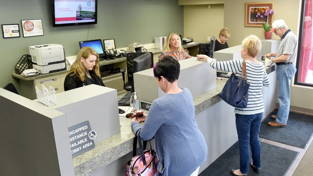 8 common banking mistakes that cost you money