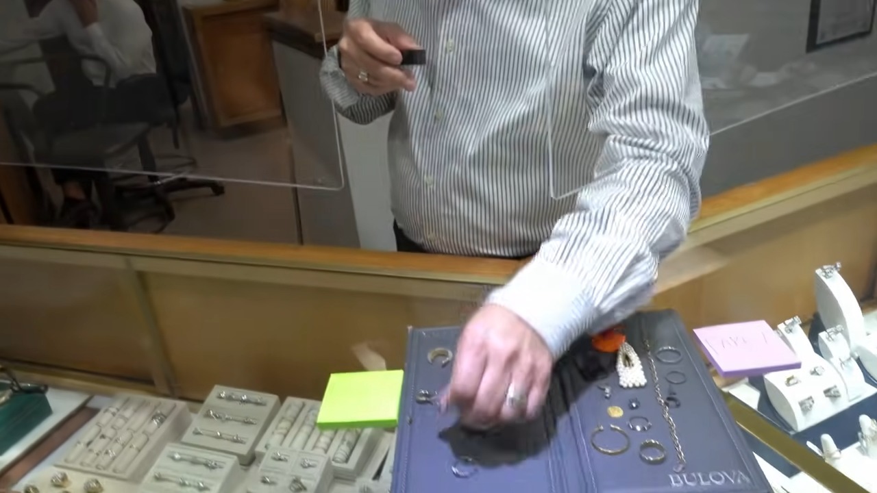 A crowded Mexican beach hid a ring until 14 karat gold changed the ...