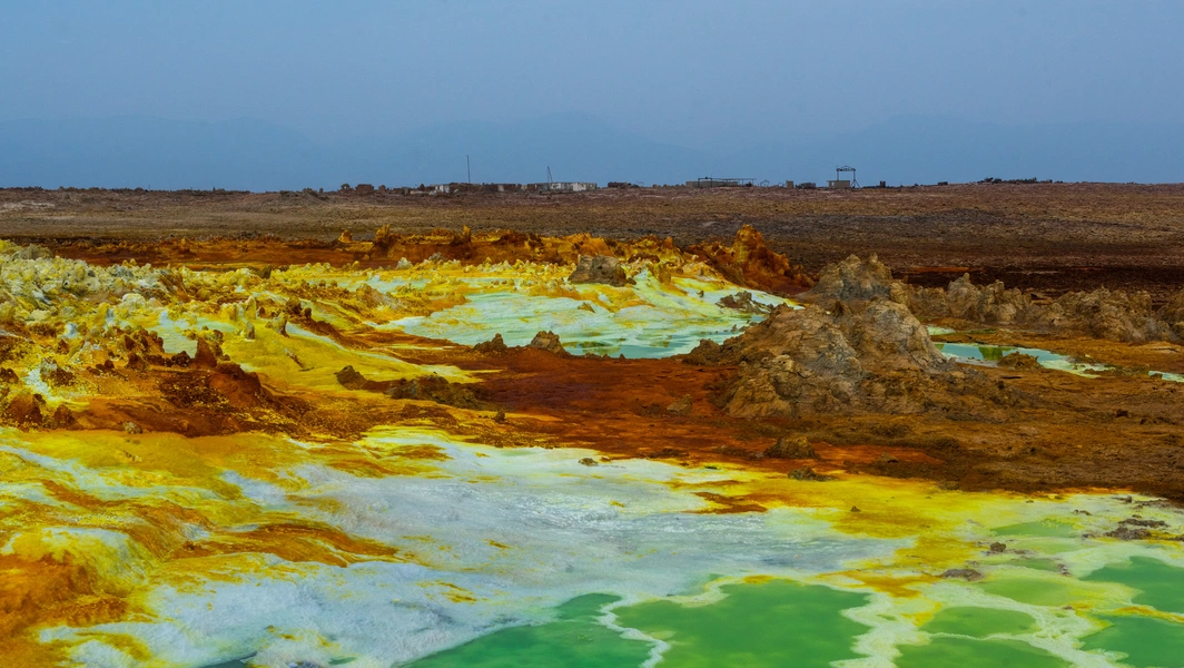 16 extraordinary natural wonders around the world