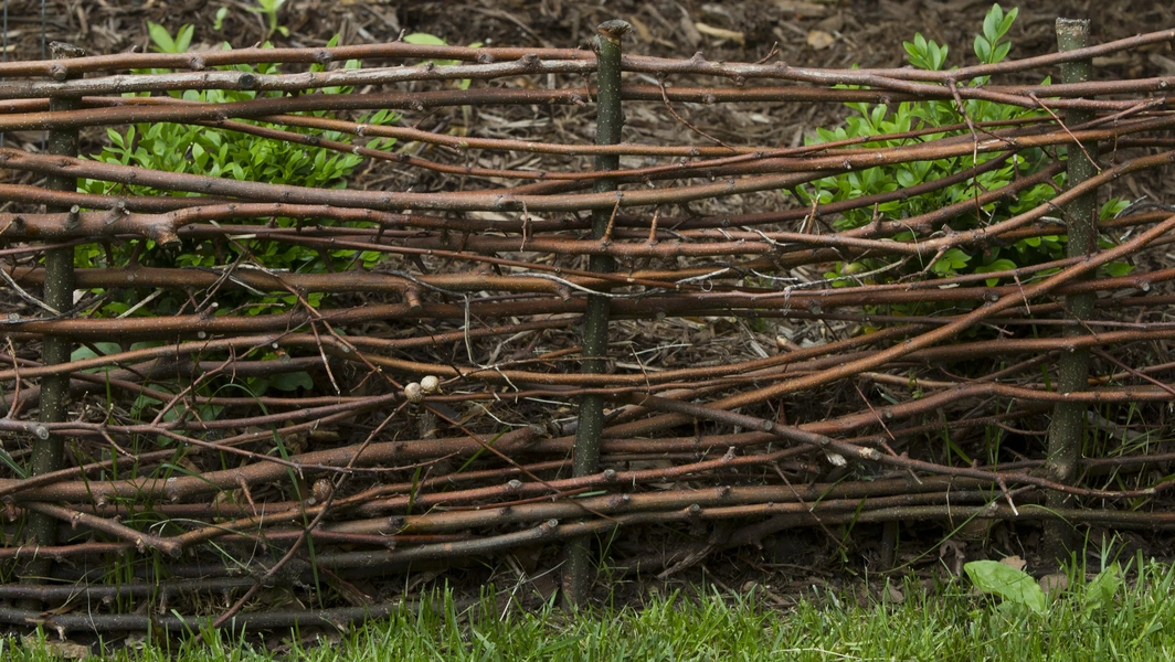 13 creative DIY garden structure ideas
