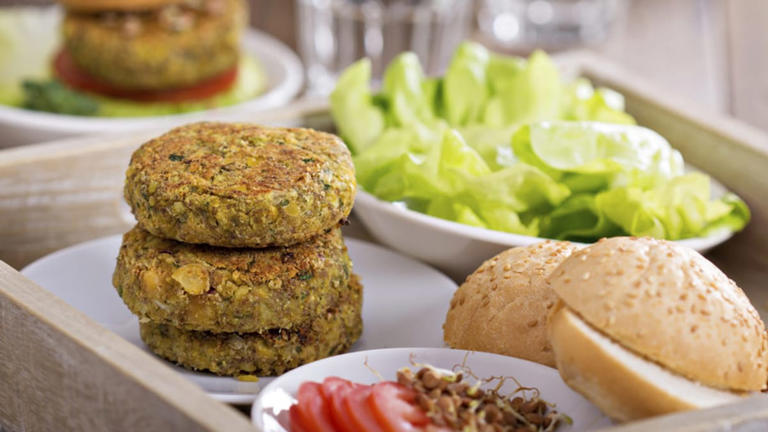 Burger selber machen: Einfaches Rezept für gesunde Burger-Patties