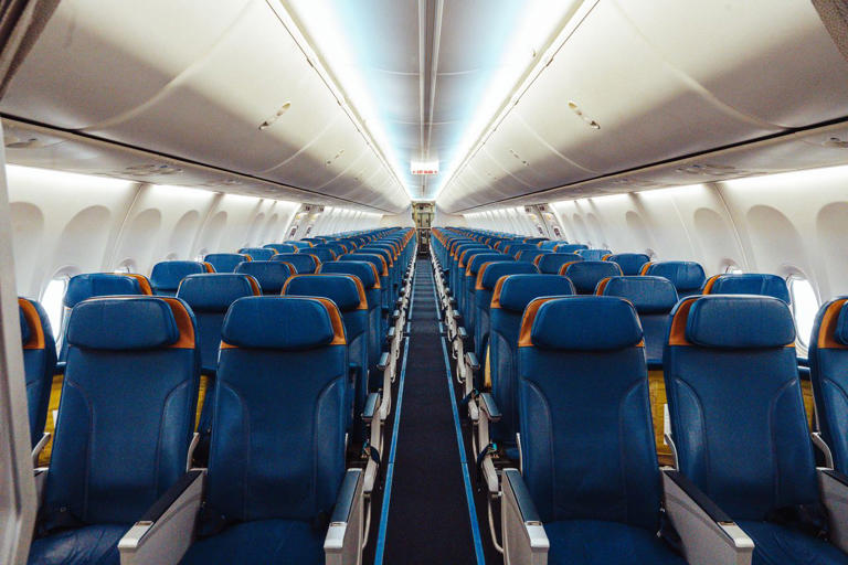 This is the controversial seat you should avoid booking on long-haul ...