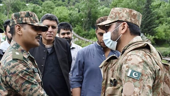 Rare handshake after army repatriates Pakistani national who crossed LoC