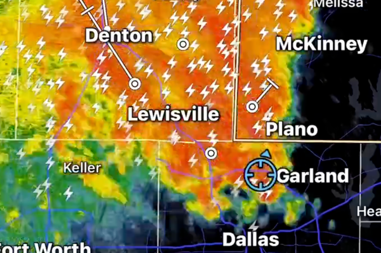 Panic grips Texas as map shows horror storm grounding all flights at ...