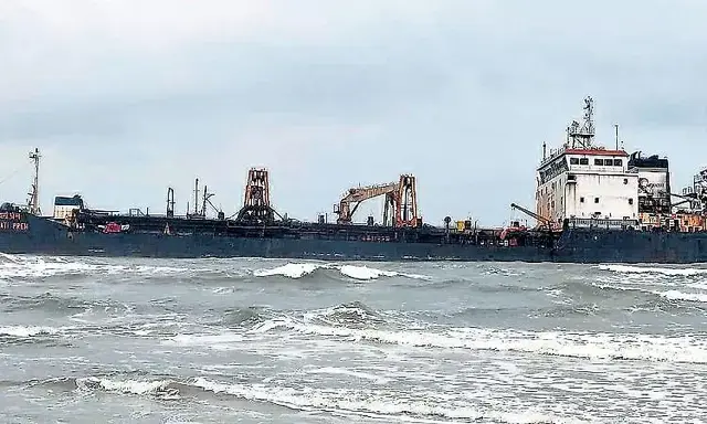 Surathkal beach loses iconic selfie point as Bhagavati Prem dredger is ...