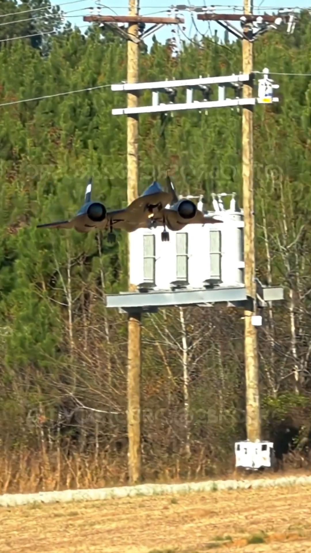 SR-71 Blackbird RC landing smooth scale flight action