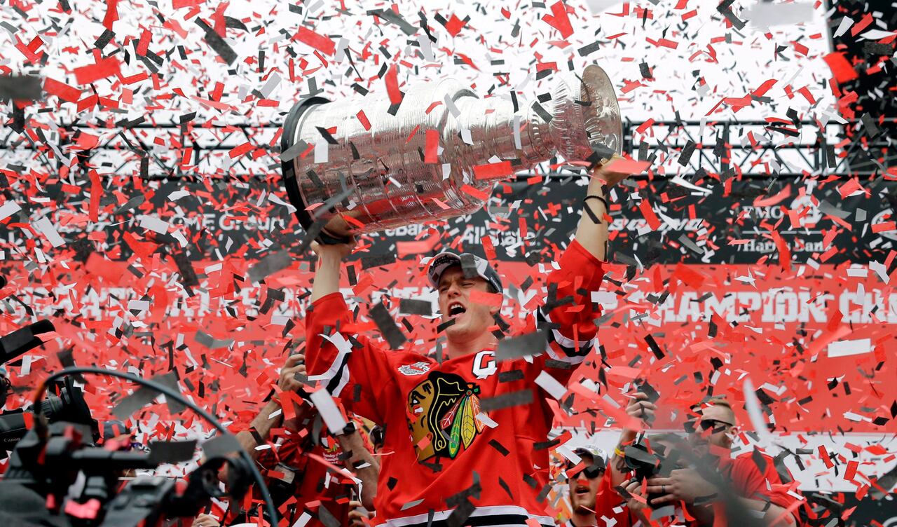Jonathan Toews calls it a career, retires after 16 NHL seasons