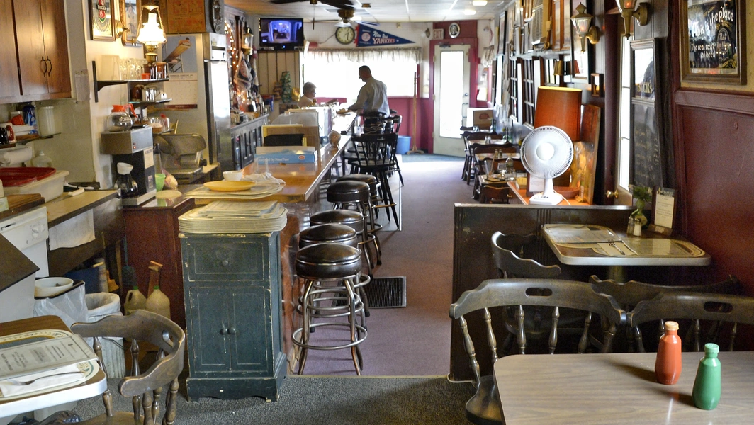 10 historic mom-and-pop restaurants across America