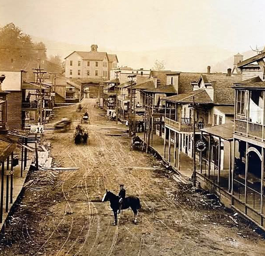 25 rare photos of small-town America in the 1890s