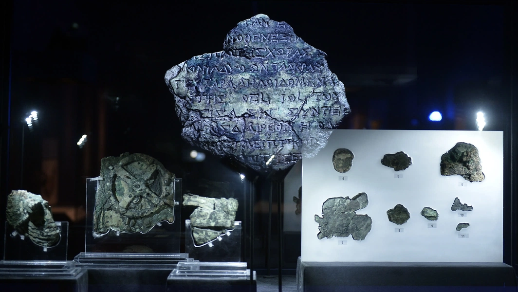 10 groundbreaking technologies centuries ahead of their time