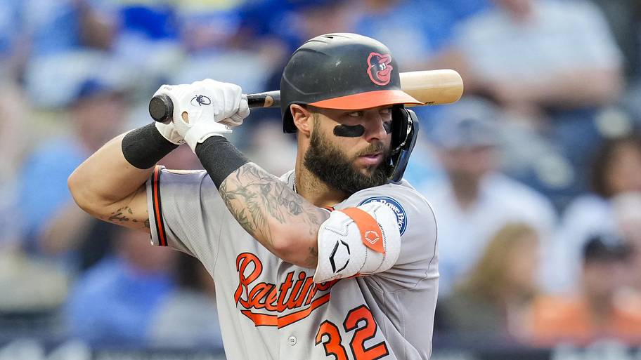Mariners' newest signing shows how desperate team is getting as ...