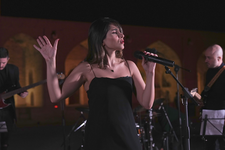 Iranian signer sentenced to 74 lashes for singing without hijab