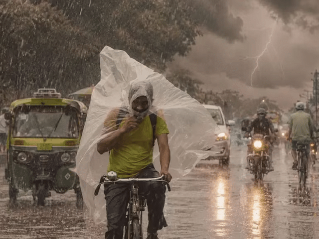 IMD issues heavy rain alert for 13 states on June 20; thunderstorms ...