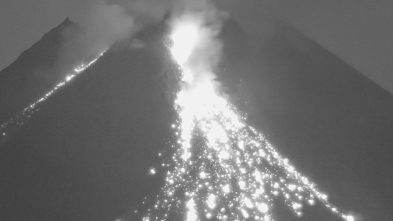 Watch Merapi unleash multiple lava avalanches in a single night